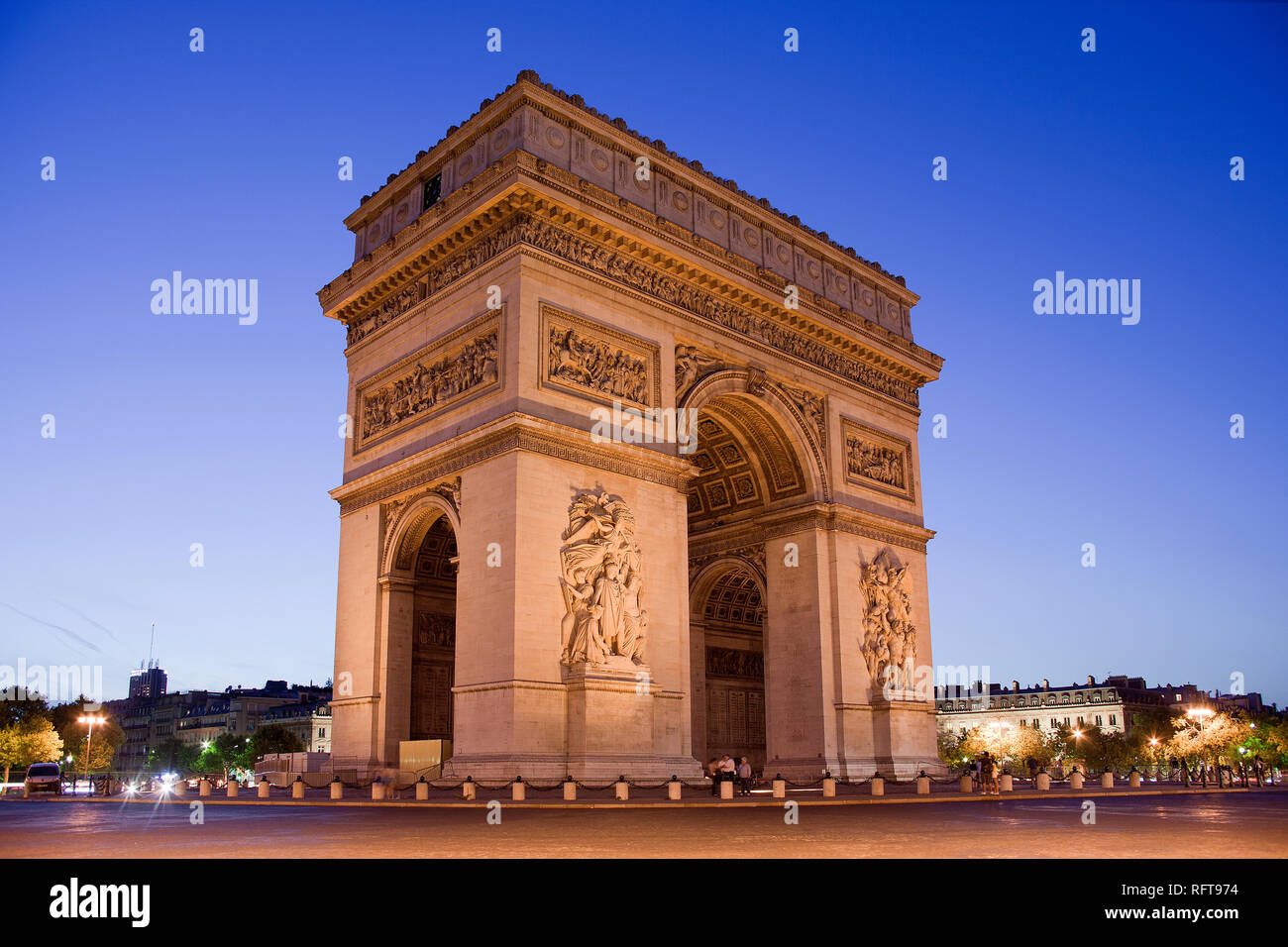 Arc de triomphe side view hi-res stock photography and images - Alamy