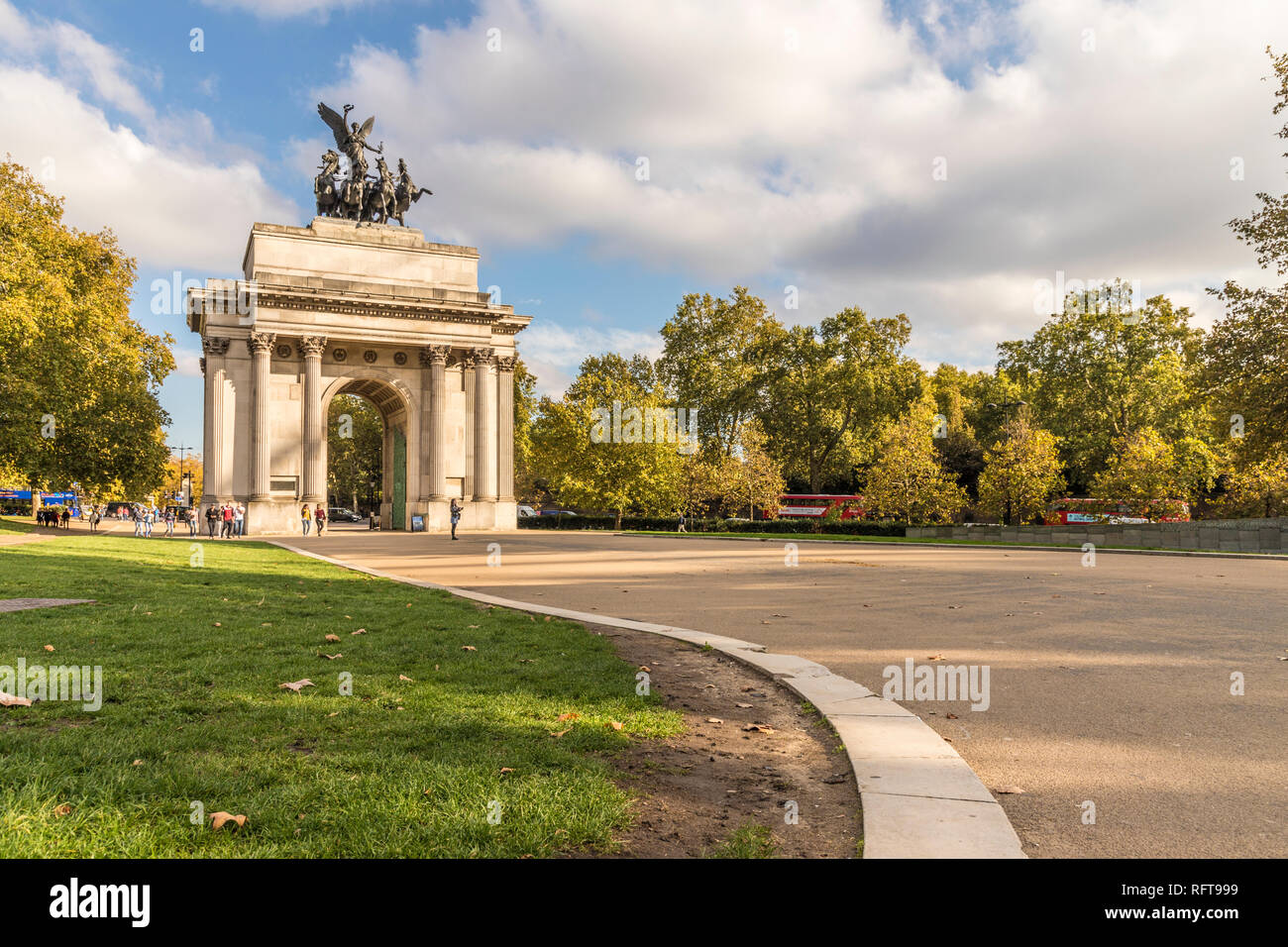 Wellington Arch on Hyde Park Corner, London, England, United Kingdom ...