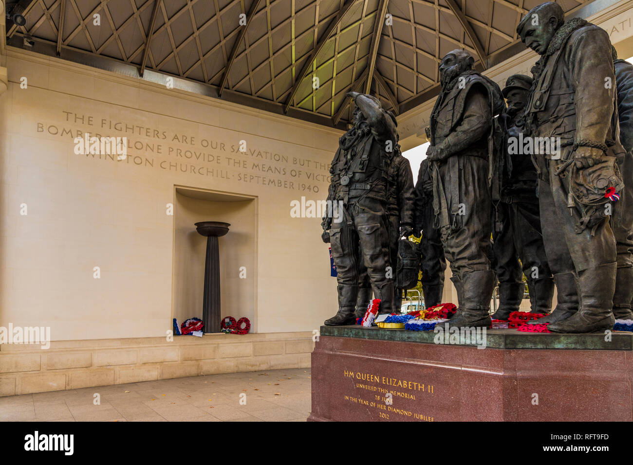 Bomber command memorial statue hi-res stock photography and images - Alamy