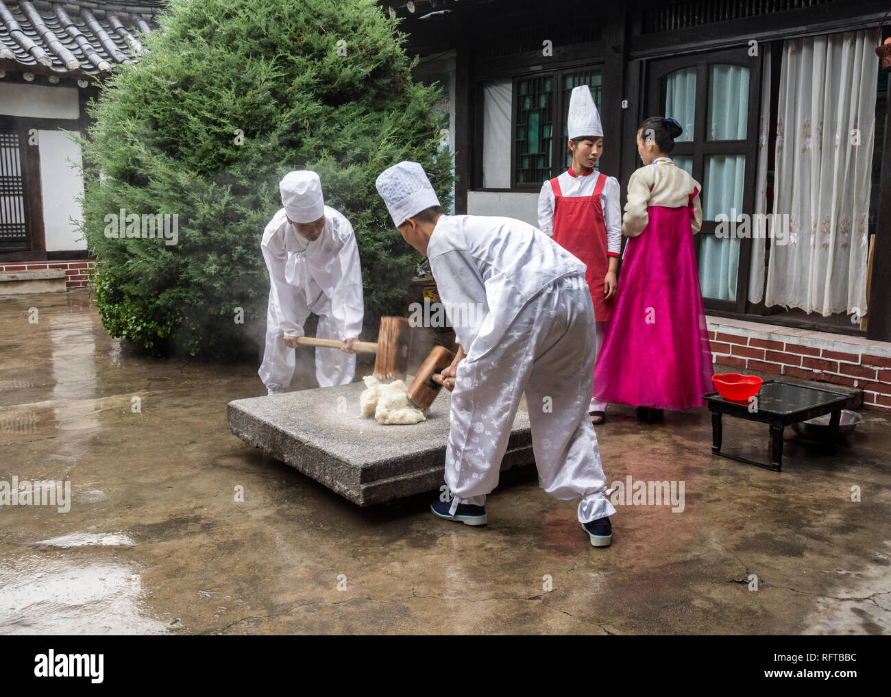 Korean traditional hat asia hi-res stock photography and images - Alamy