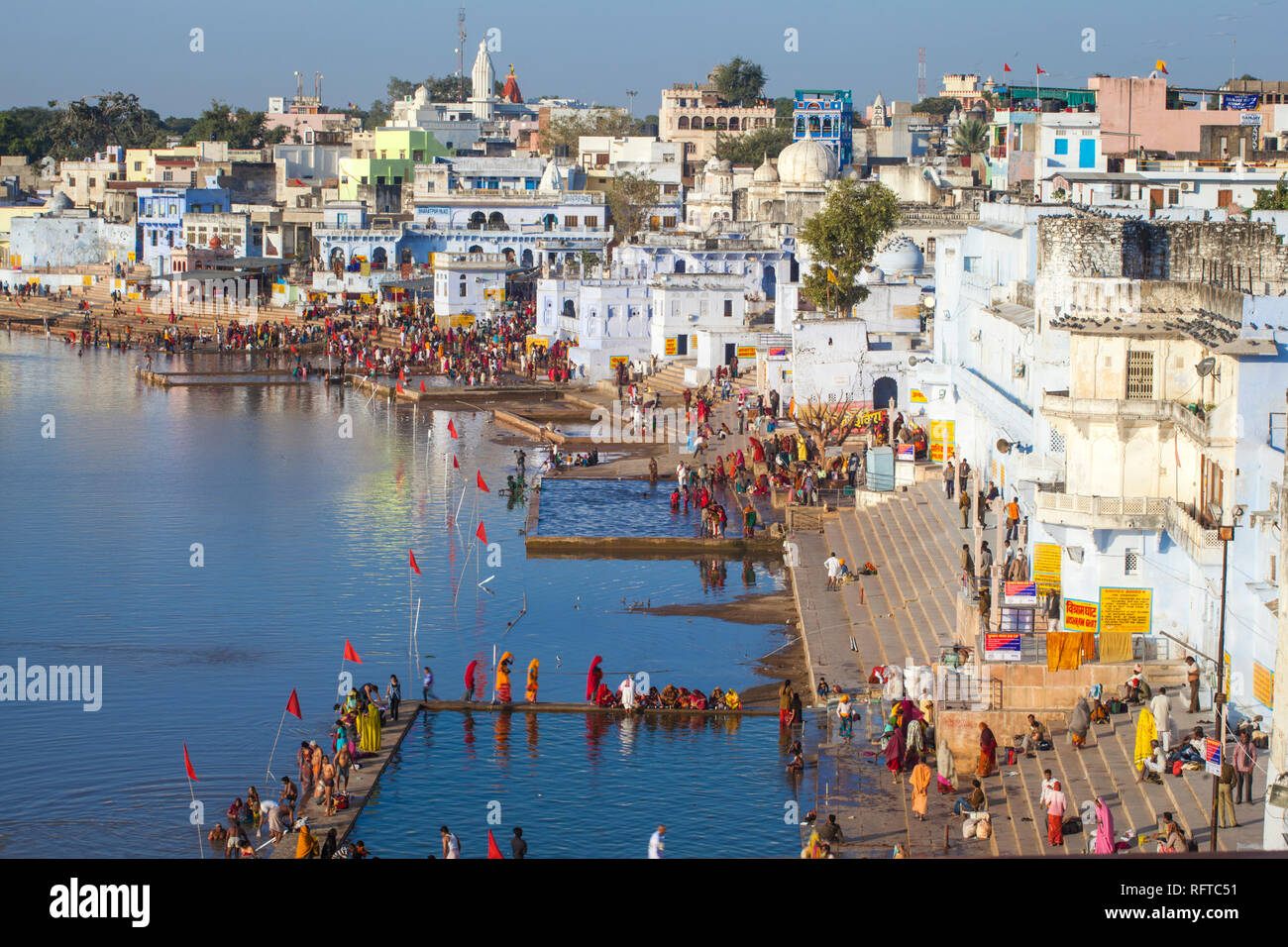 Pushkar Lake and bathing ghats, Pushkar, Rajasthan, India, Asia Stock ...