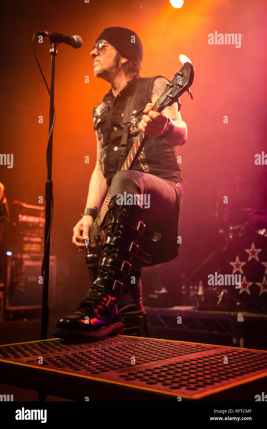Skid row live hi-res stock photography and images - Alamy