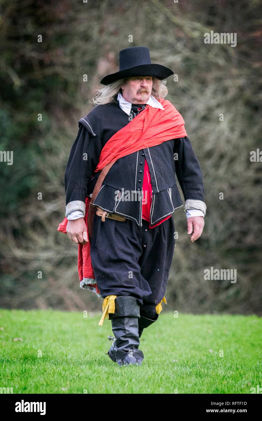 Roundheads uniforms hi-res stock photography and images - Alamy