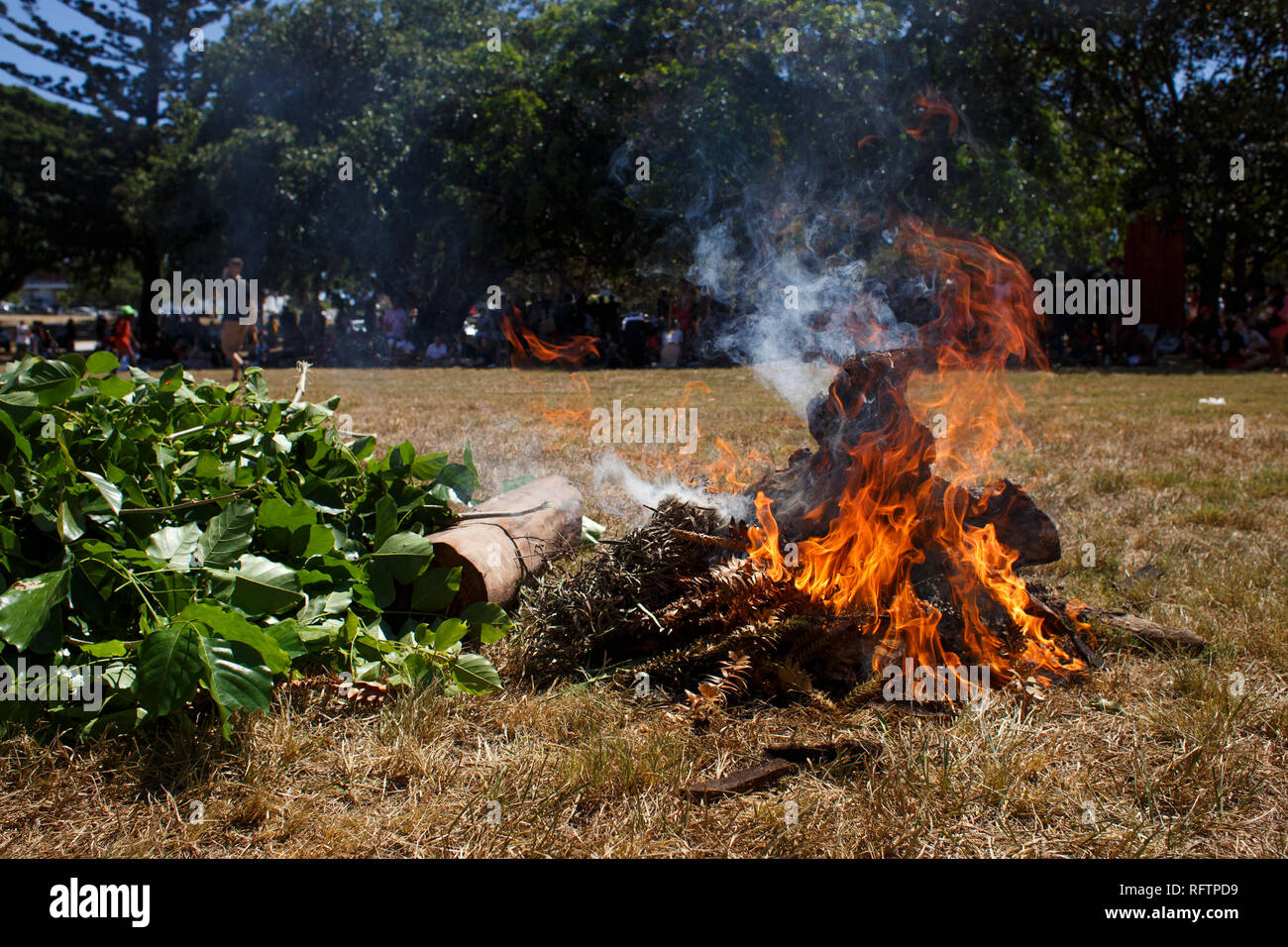 Aboriginal smoking ceremony hi-res stock photography and images - Alamy