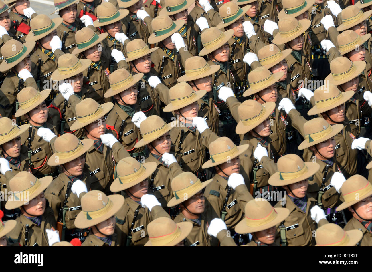 Paramilitary soldiers hi-res stock photography and images - Alamy