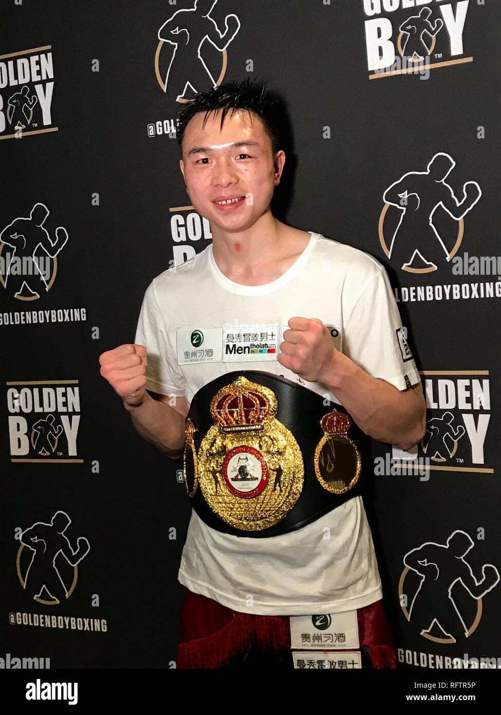 Houston, USA. 26th Jan, 2019. Xu Can of China poses with the golden ...