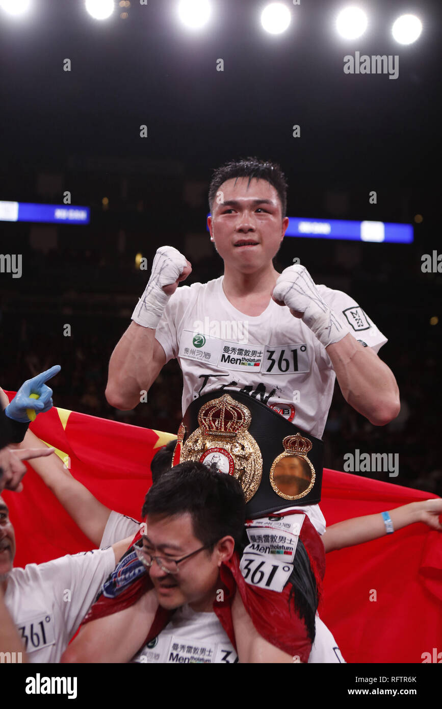Houston, USA. 26th Jan, 2019. Xu Can (top) of China celebrates during ...