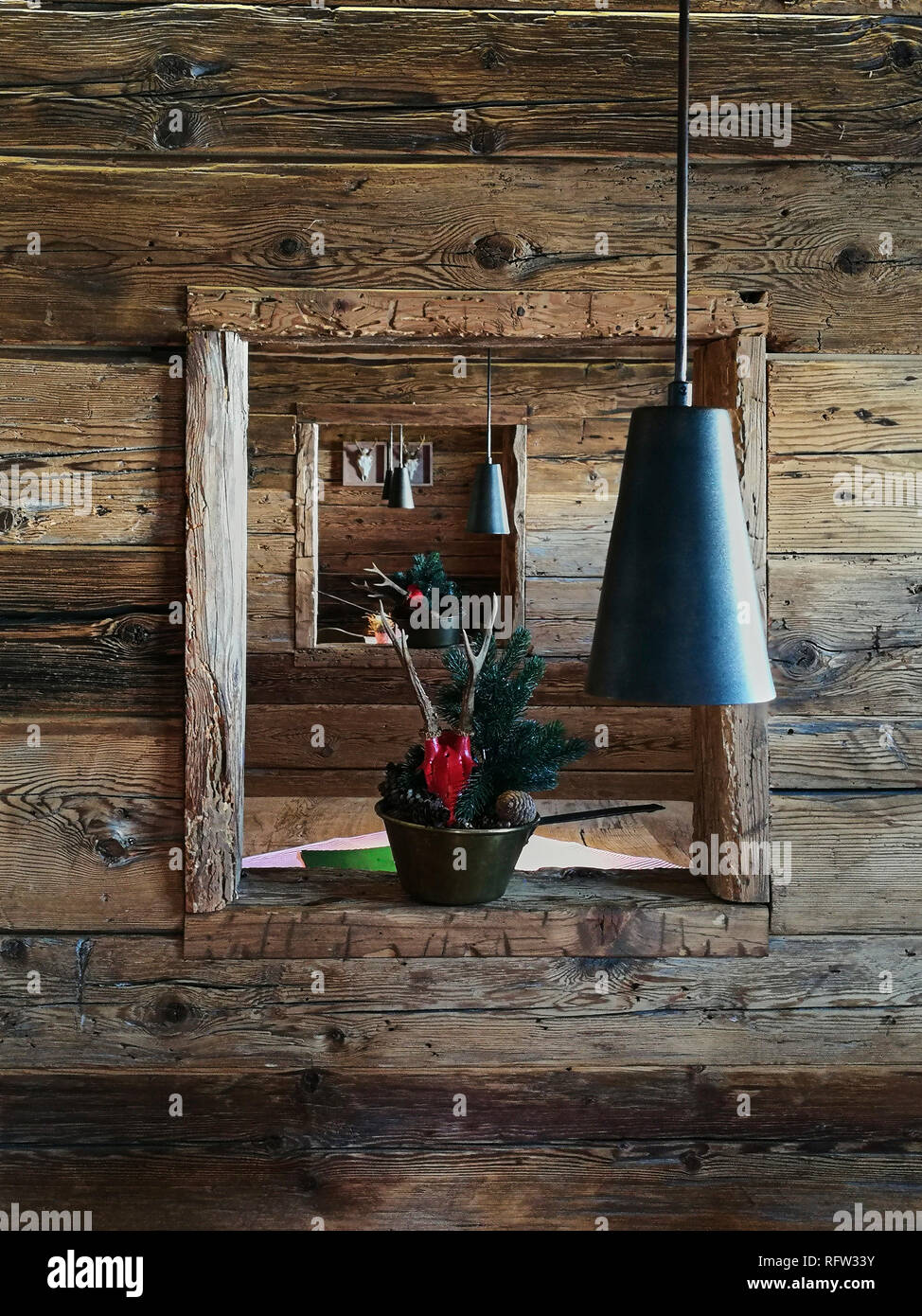 Classic restaurant windows hi-res stock photography and images - Alamy