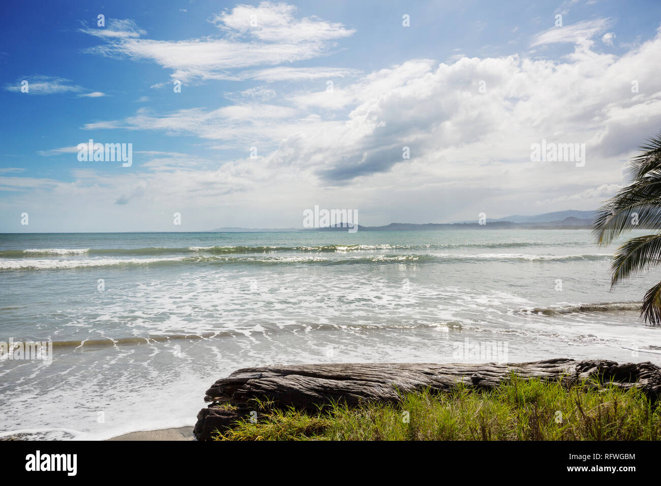 Beautiful tropical Pacific Ocean coast in Costa Rica Stock Photo - Alamy