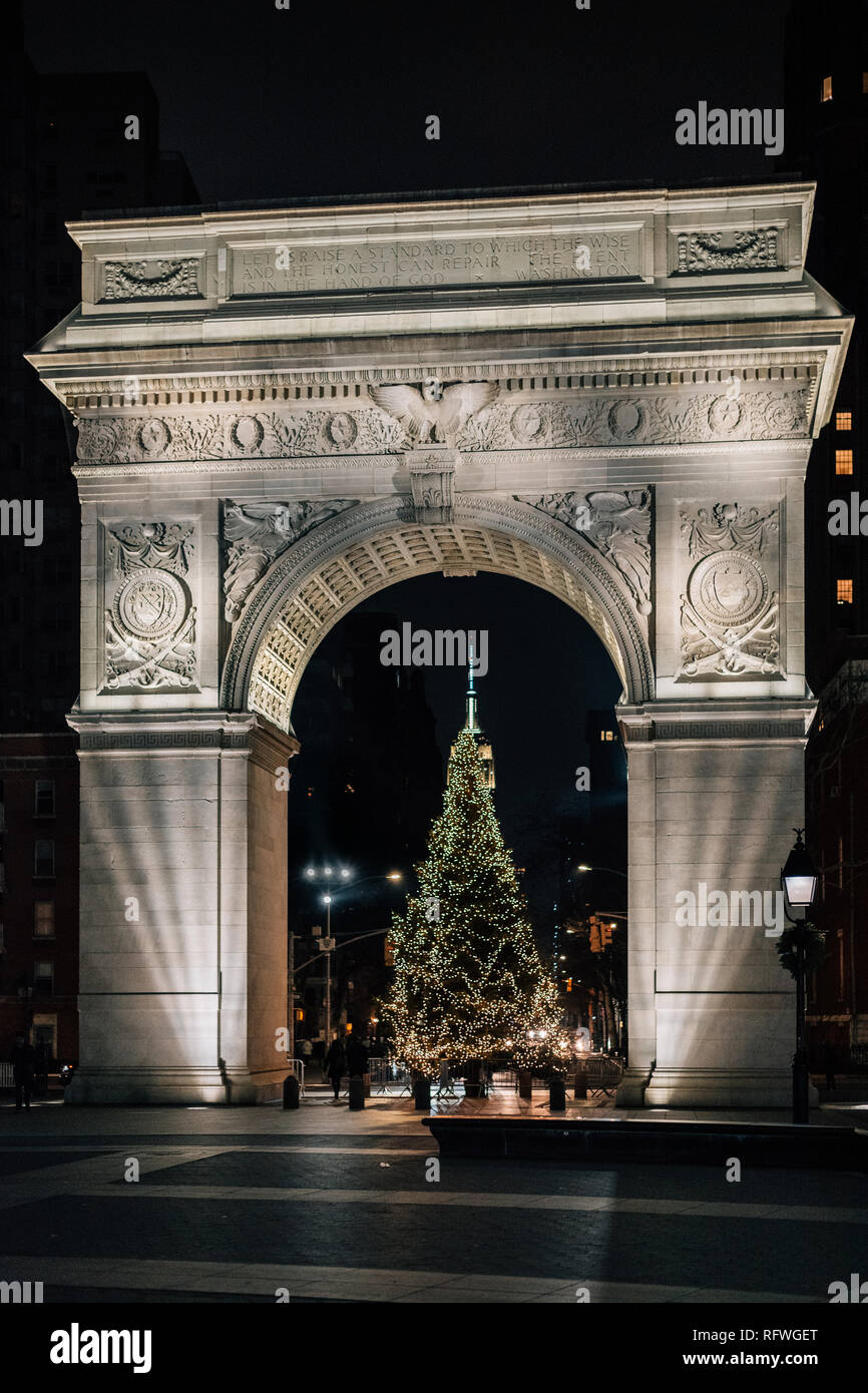 Christmas tree and arch at Washington Square Park, in Manhattan, New ...