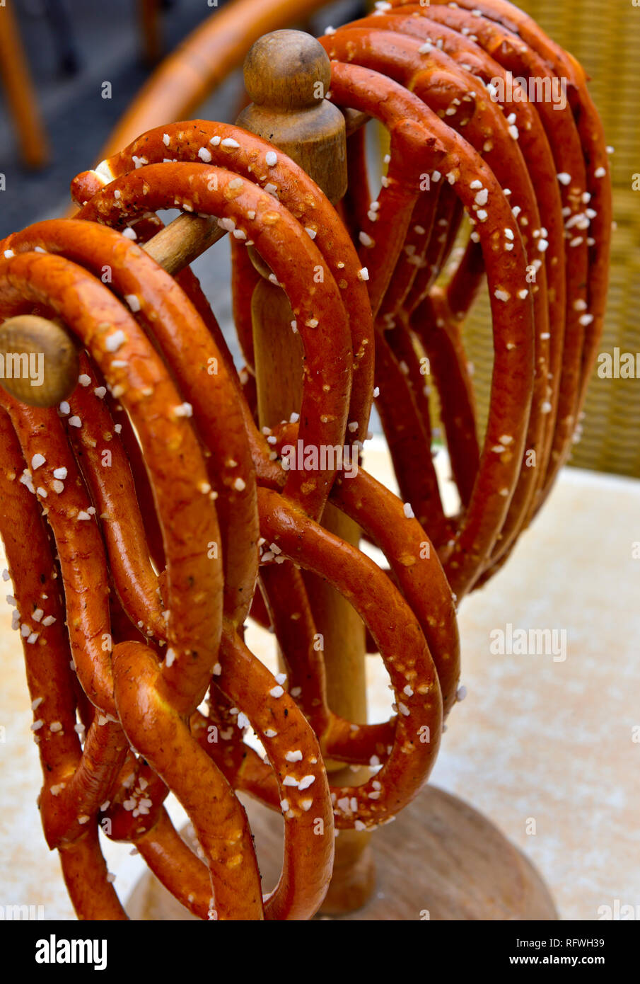 Pretzel stand hi-res stock photography and images - Alamy
