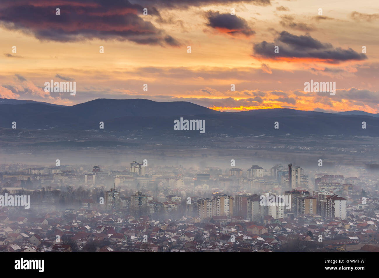 City sky burning hi-res stock photography and images - Alamy