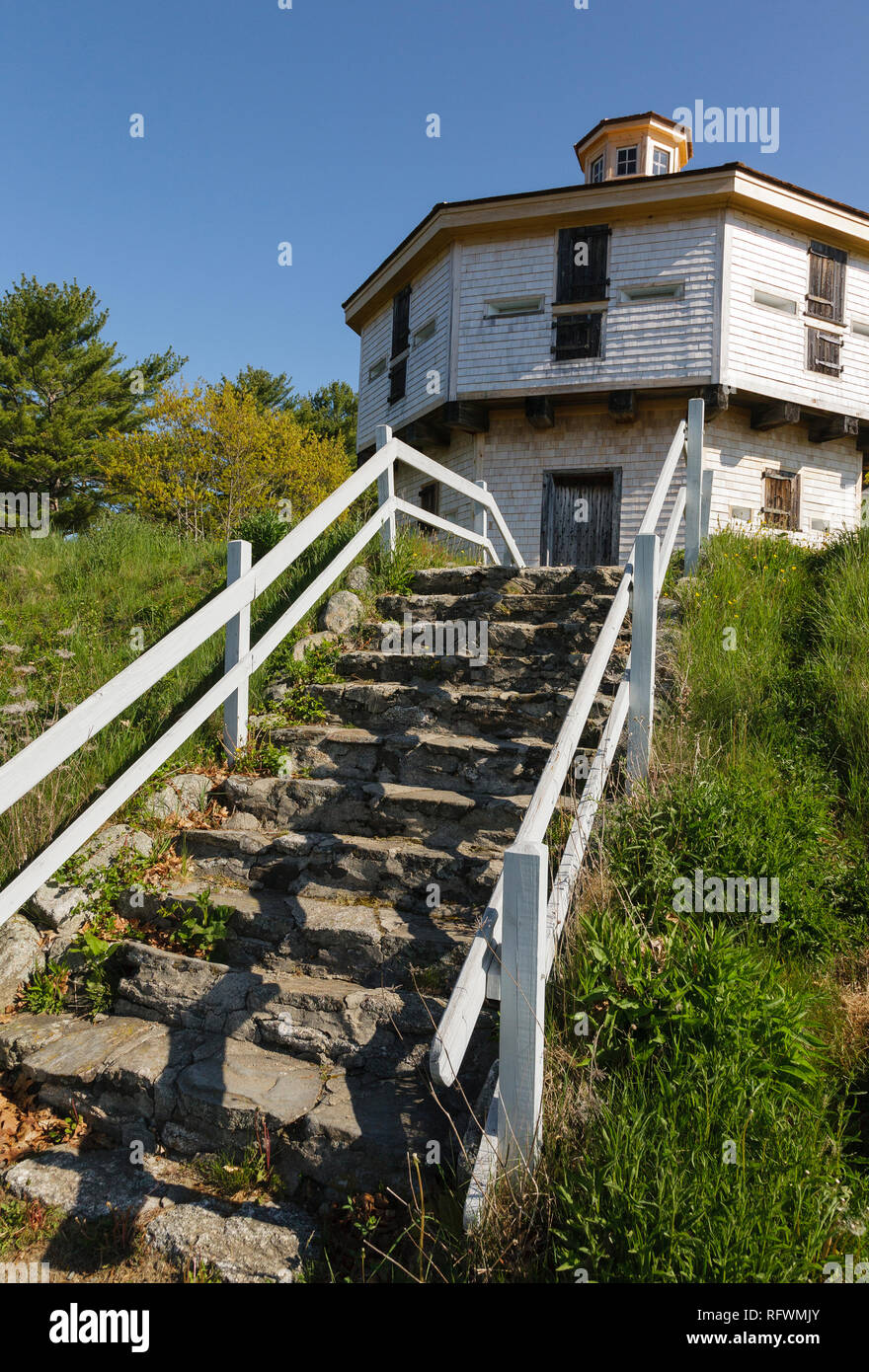 Octagon folly hi-res stock photography and images - Alamy