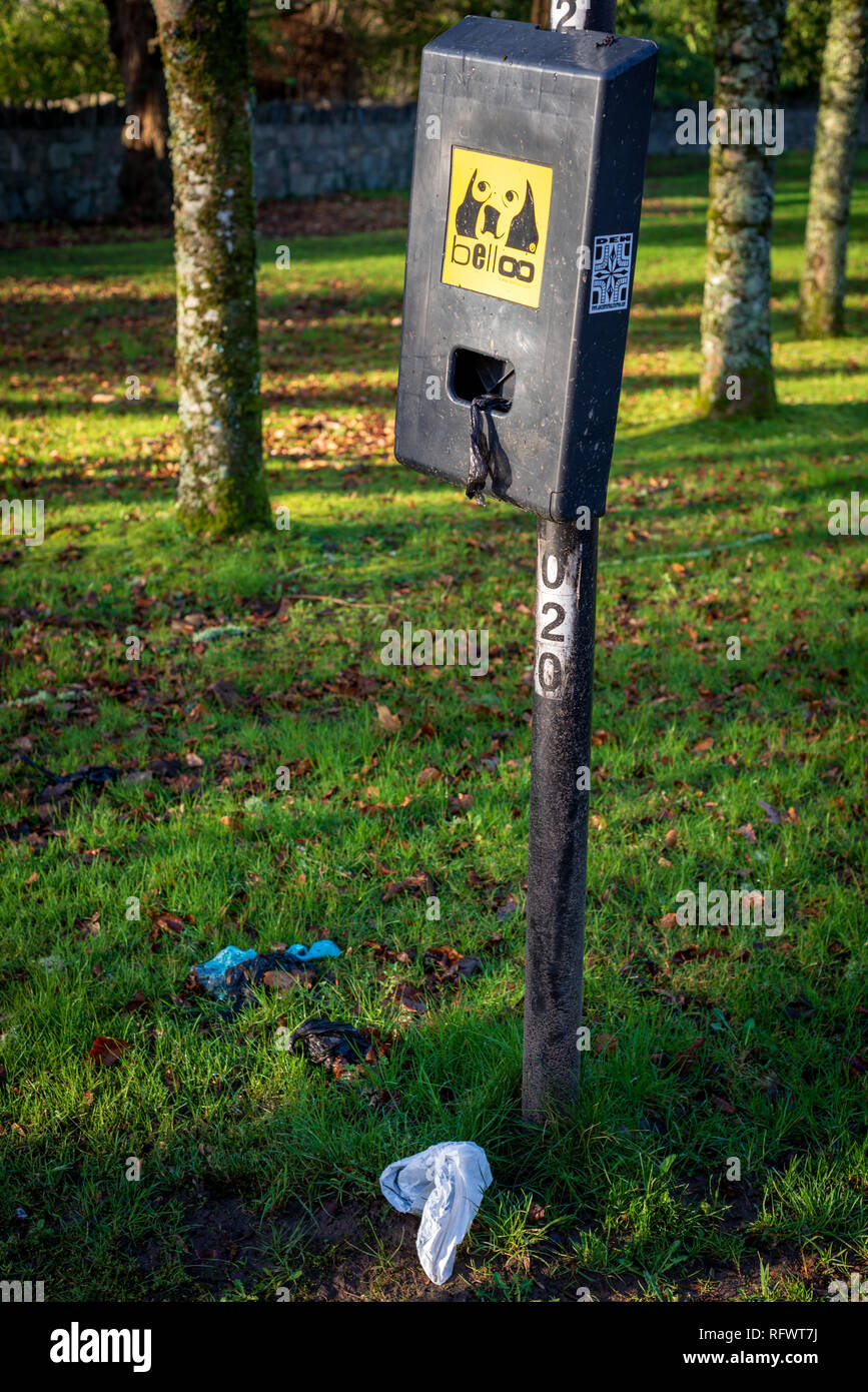 Waste in park hi-res stock photography and images - Alamy
