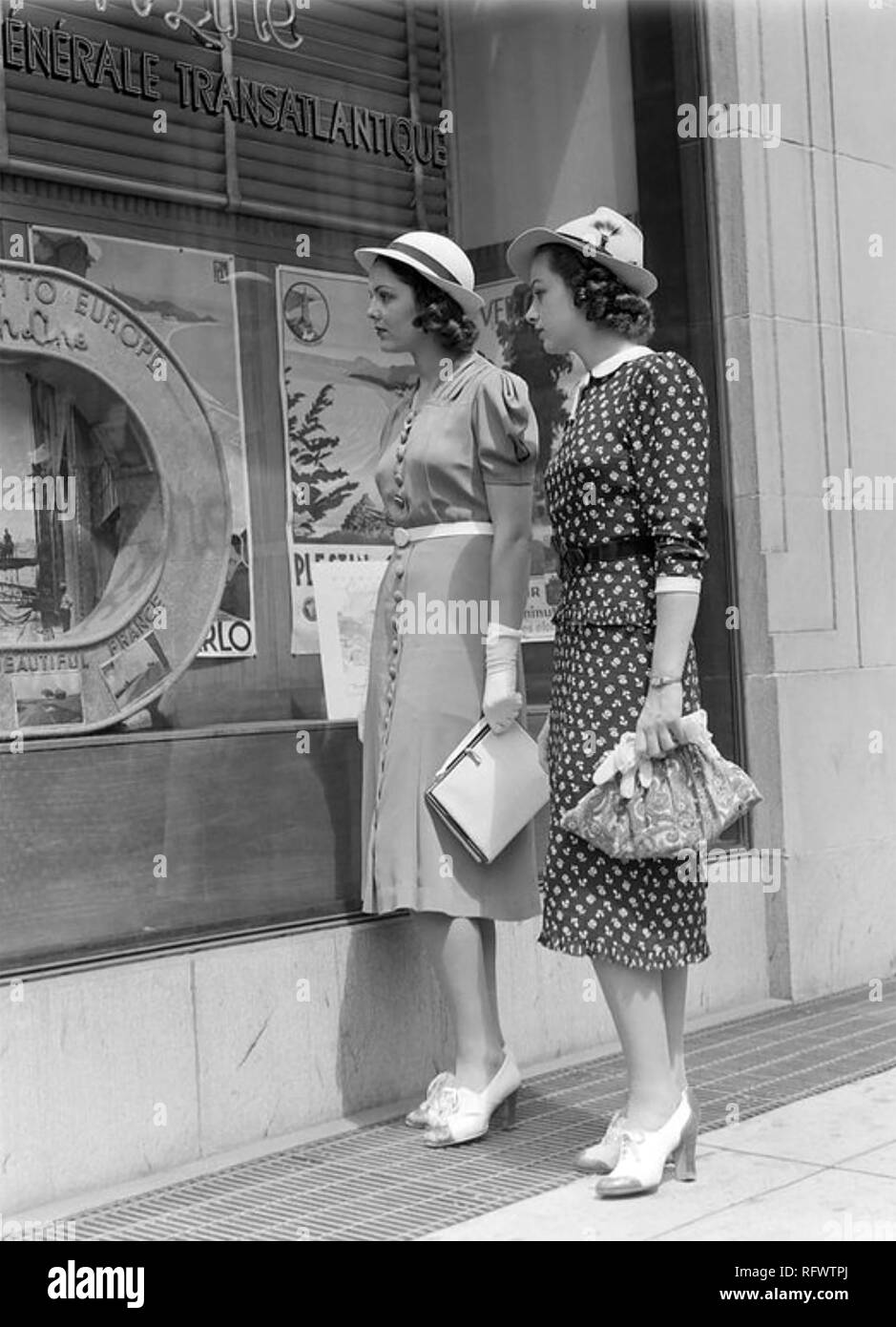1930s shop window hi-res stock photography and images - Alamy