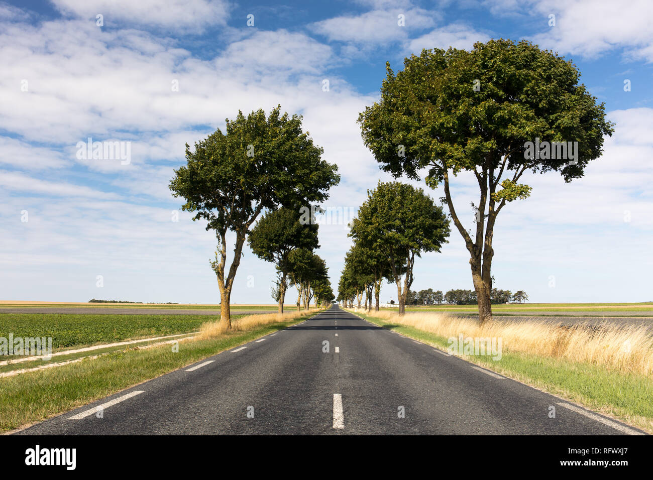 Straight road section hi-res stock photography and images - Alamy
