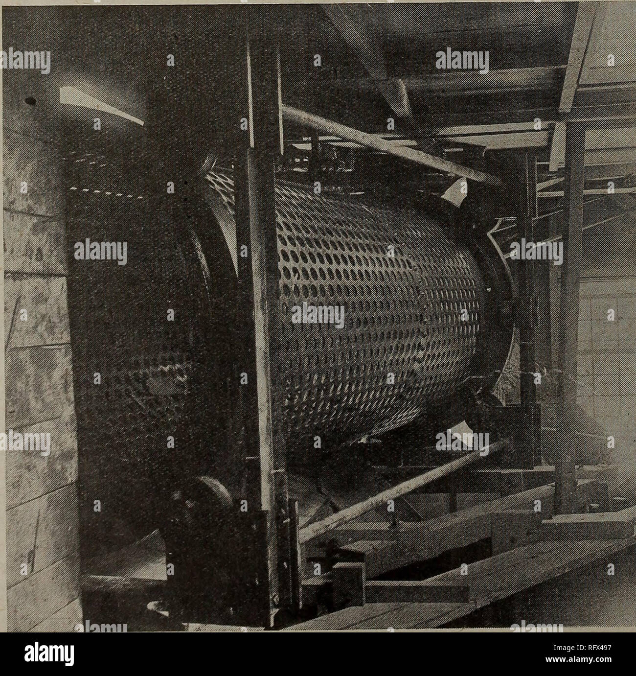 Saw kerf hi-res stock photography and images - Alamy