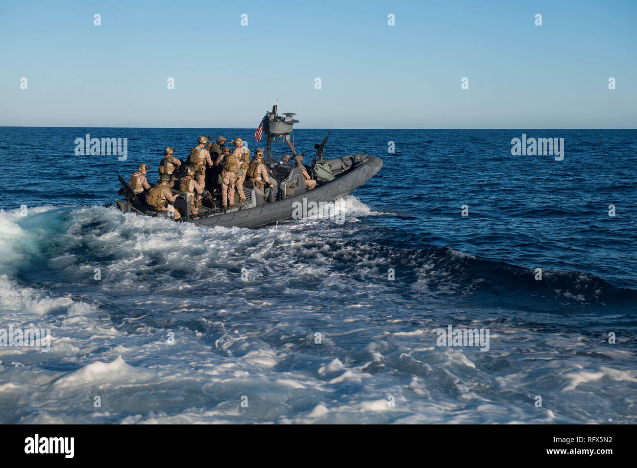 190123-N-HD110-0306 PACIFIC OCEAN (Jan. 23, 2019) U.S. Marines assigned ...
