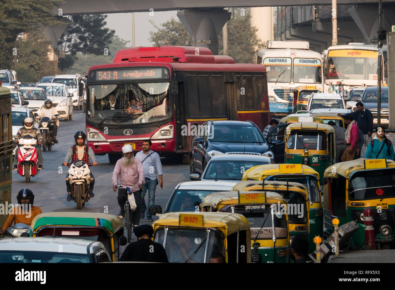 Traffic outside Dhaula Kuan metro station in New Delhi, India Stock ...