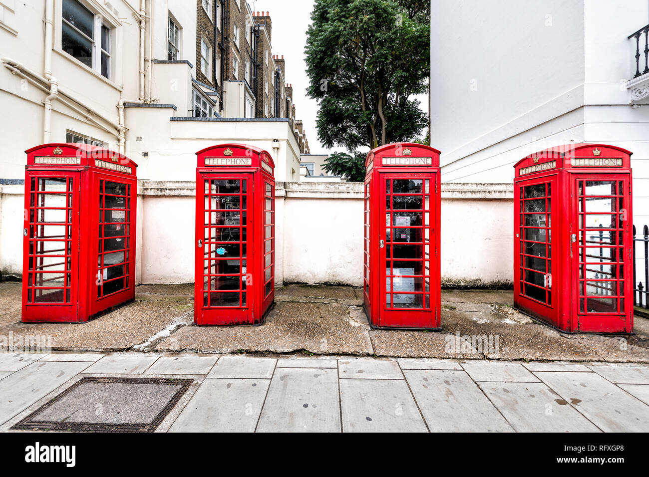 London phone box hi-res stock photography and images - Alamy
