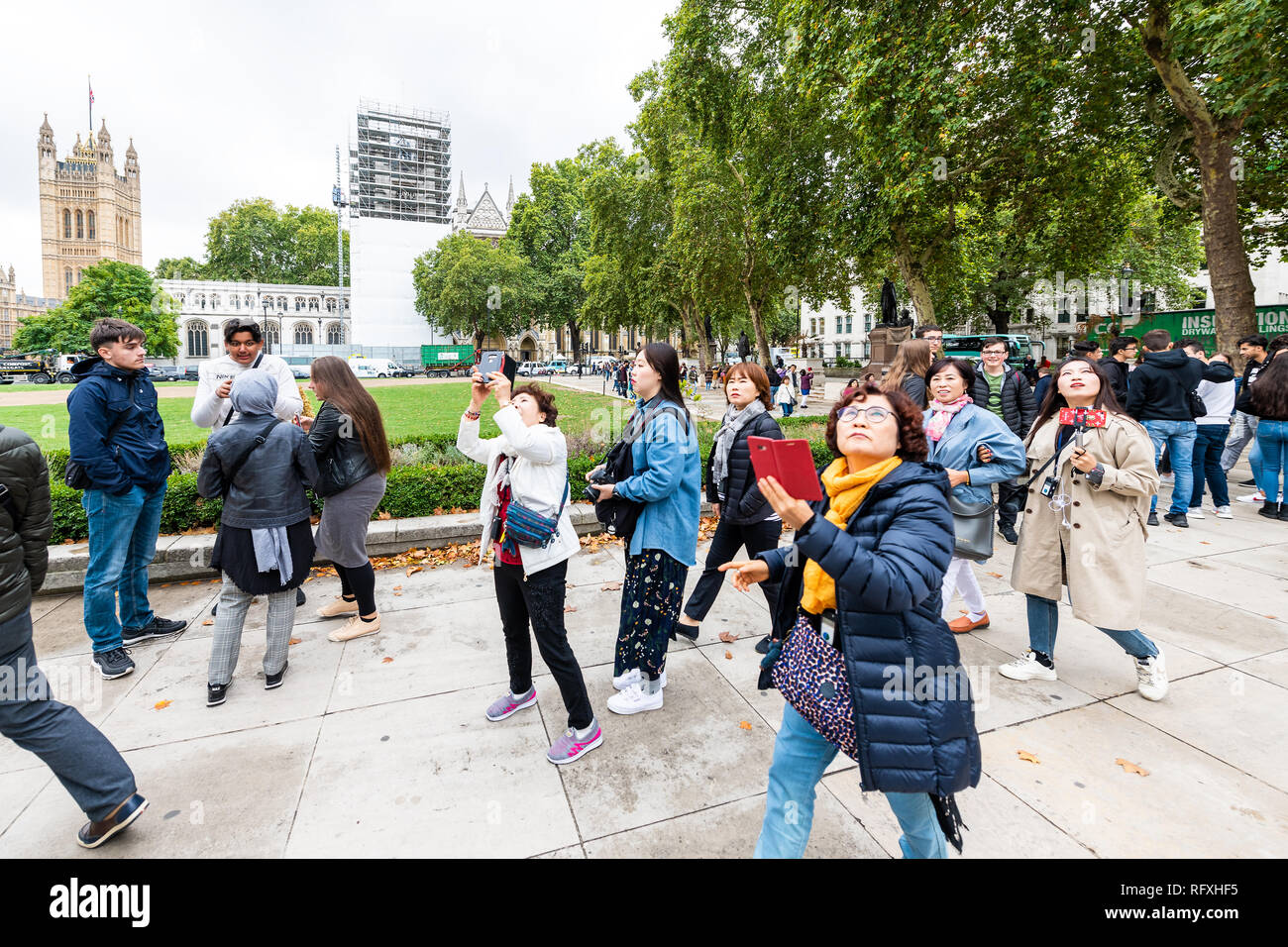 Group crowd many lots of people hi-res stock photography and images - Alamy