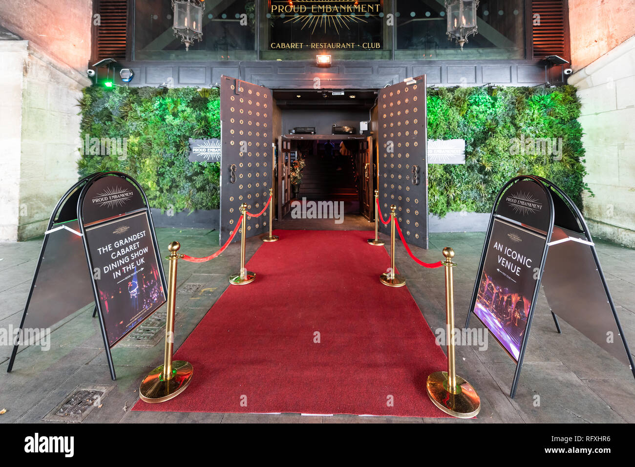 Cabaret sign hi-res stock photography and images - Alamy