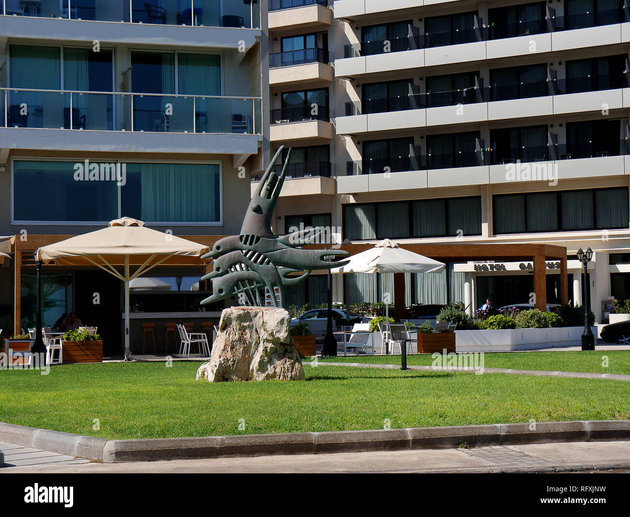 Enclosed fish tank hi-res stock photography and images - Alamy