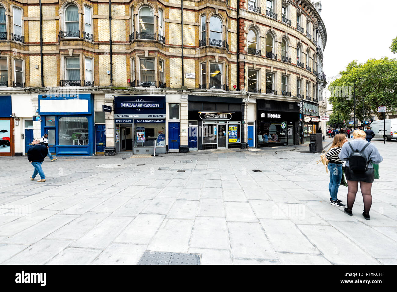 Buckingham palace shop buckingham palace hi-res stock photography and ...
