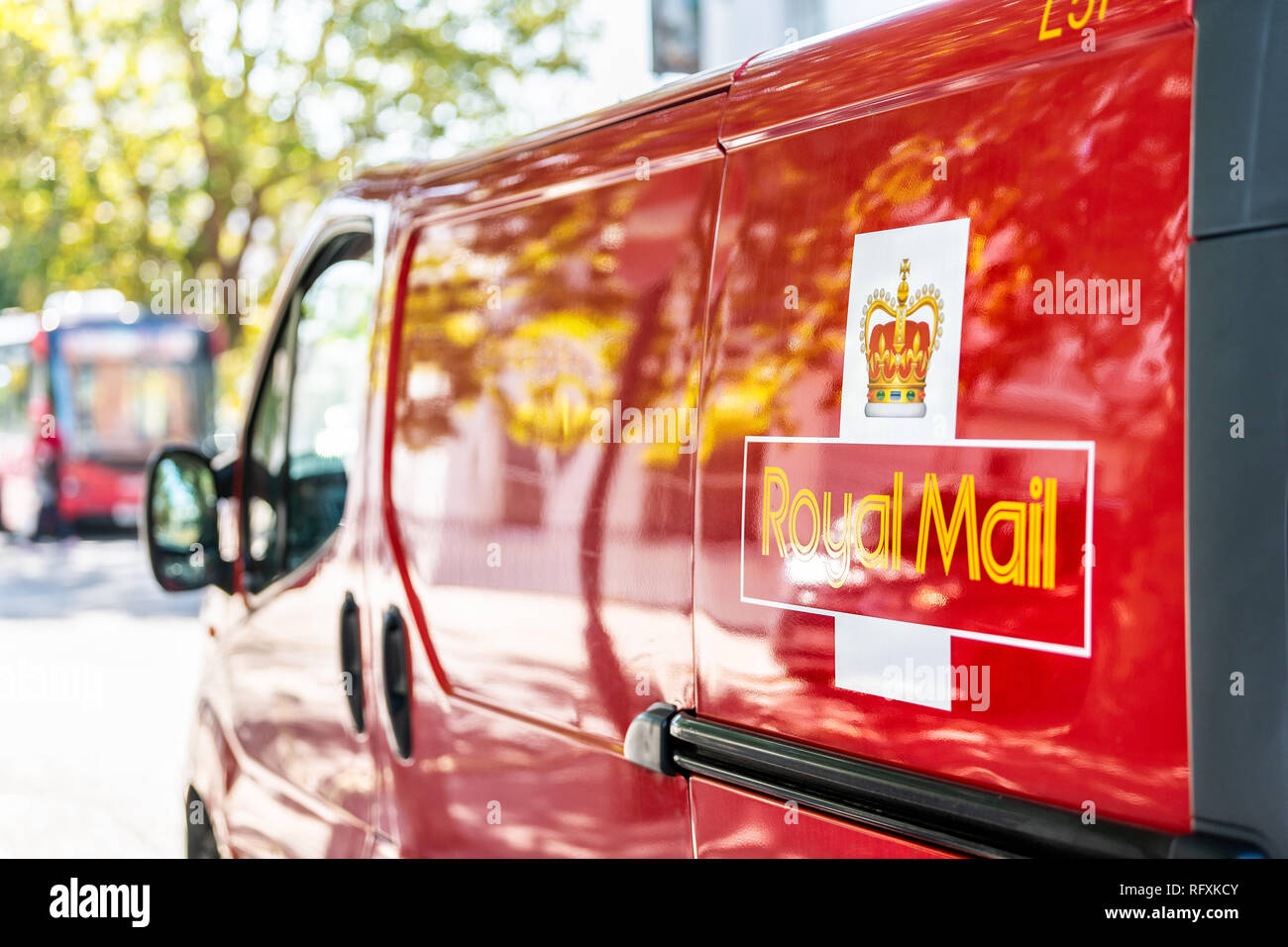 Royal mail truck hi-res stock photography and images - Alamy