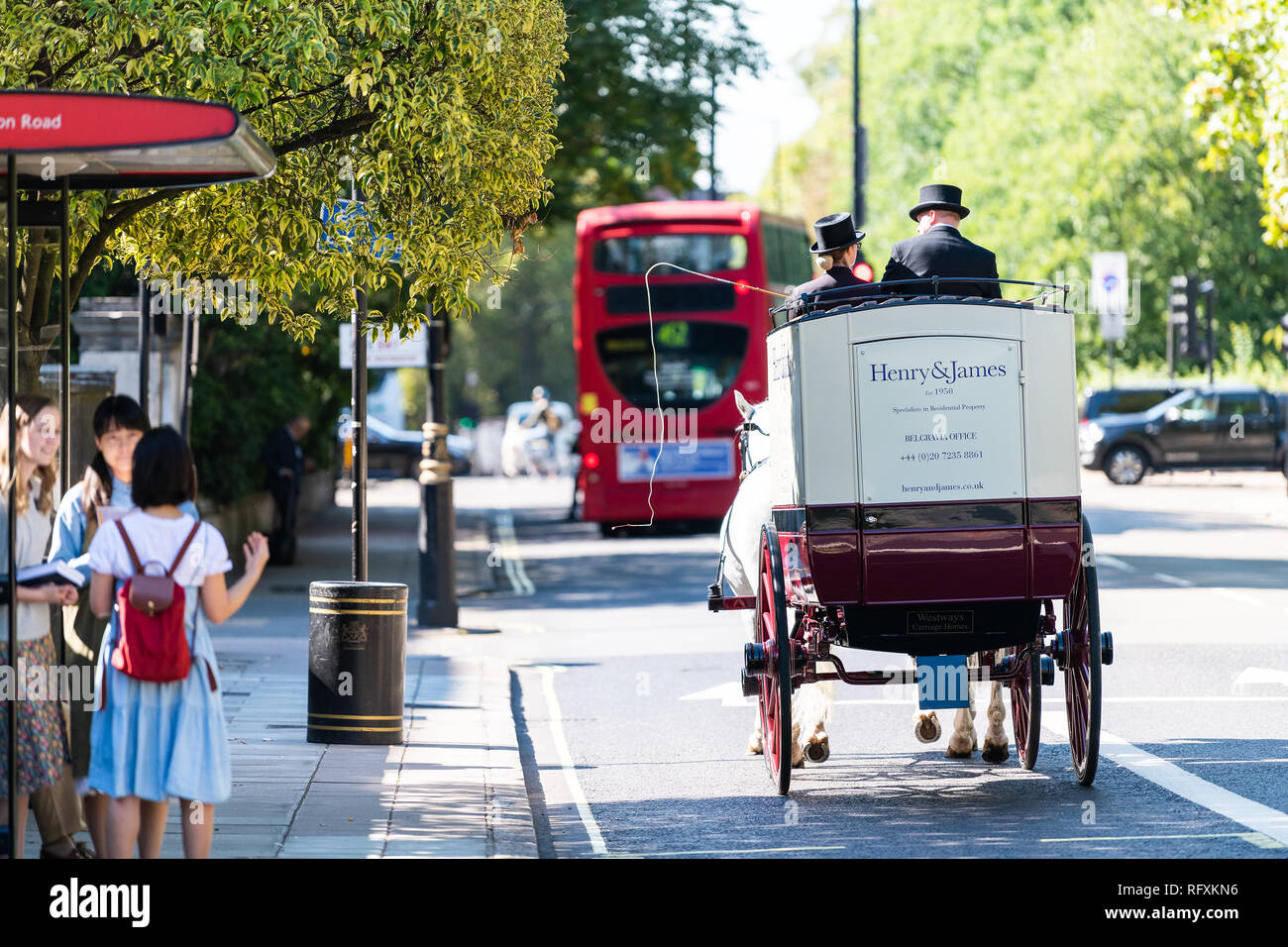 London, UK - September 13, 2018: Street with horse tour traditional ...