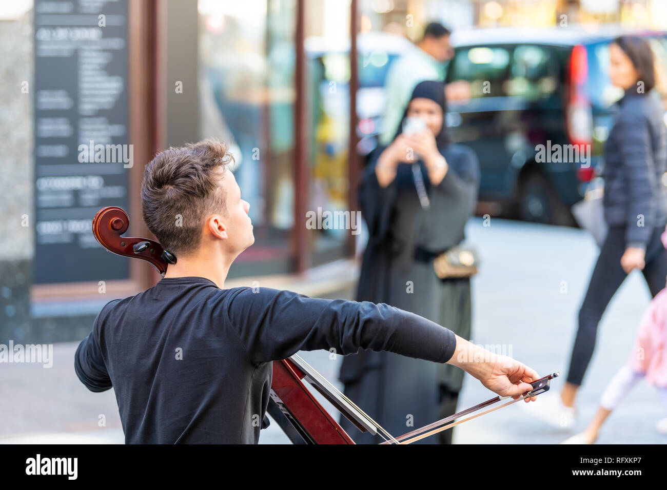 England london knightsbridge arab women hi-res stock photography and ...