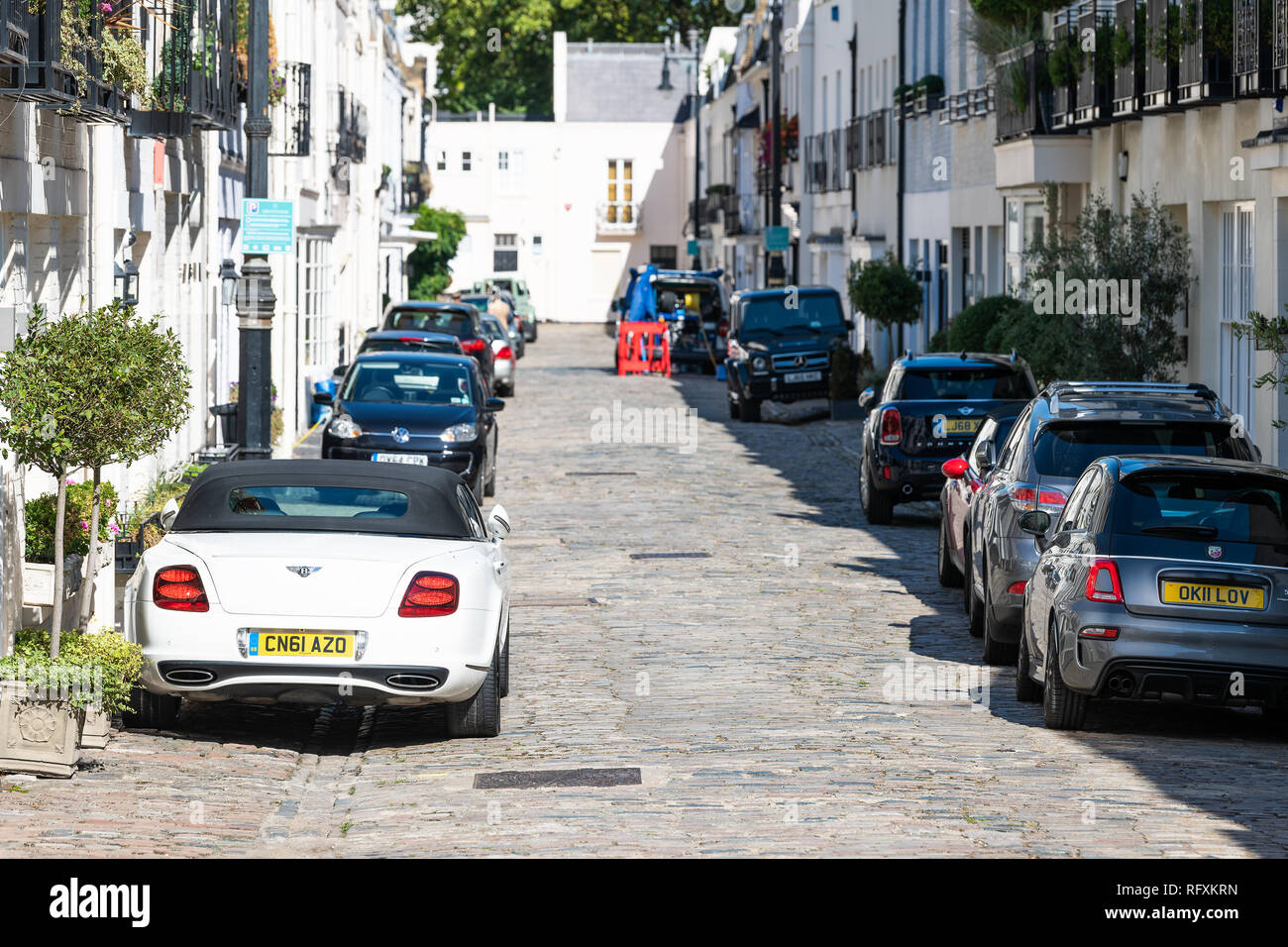 London, UK - September 13, 2018: Neighborhood district Kensington or ...