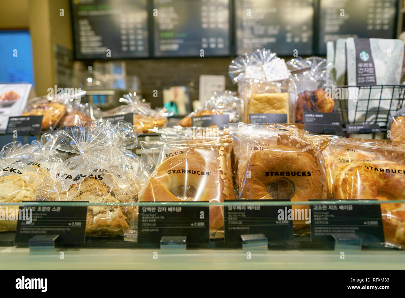 Starbucks pastries hi-res stock photography and images - Alamy