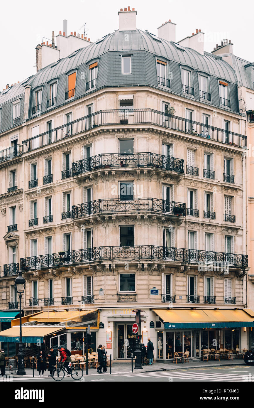 A corner in the Latin Quarter of Paris, France Stock Photo - Alamy