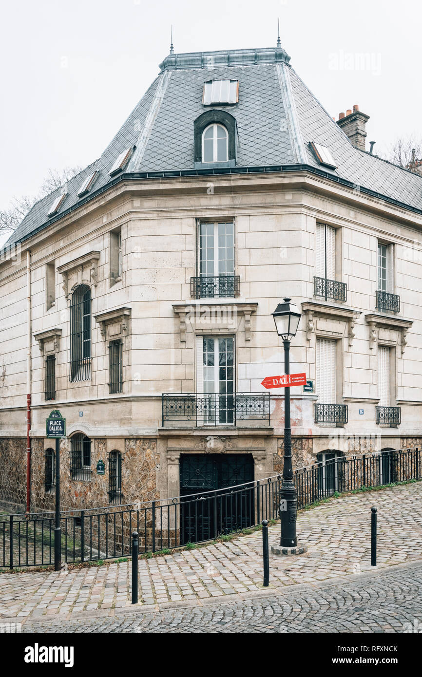 Dalida place hi-res stock photography and images - Alamy