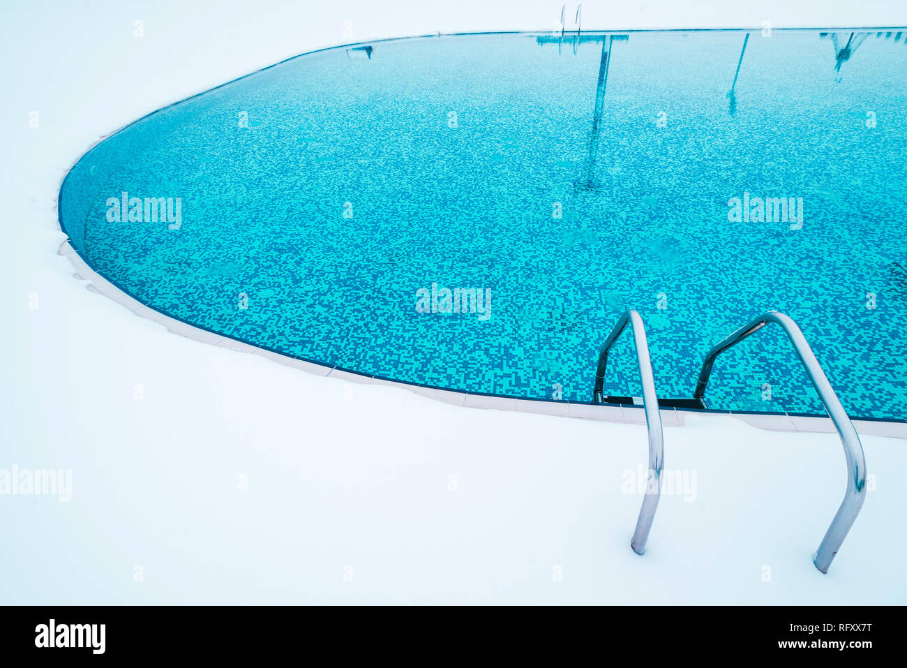 Frozen swimming pool hi-res stock photography and images - Alamy
