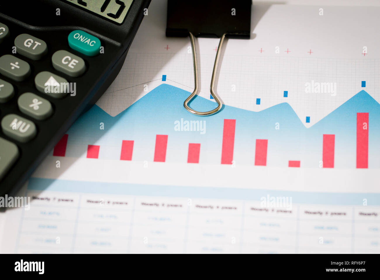 Statistics chart hi-res stock photography and images - Alamy