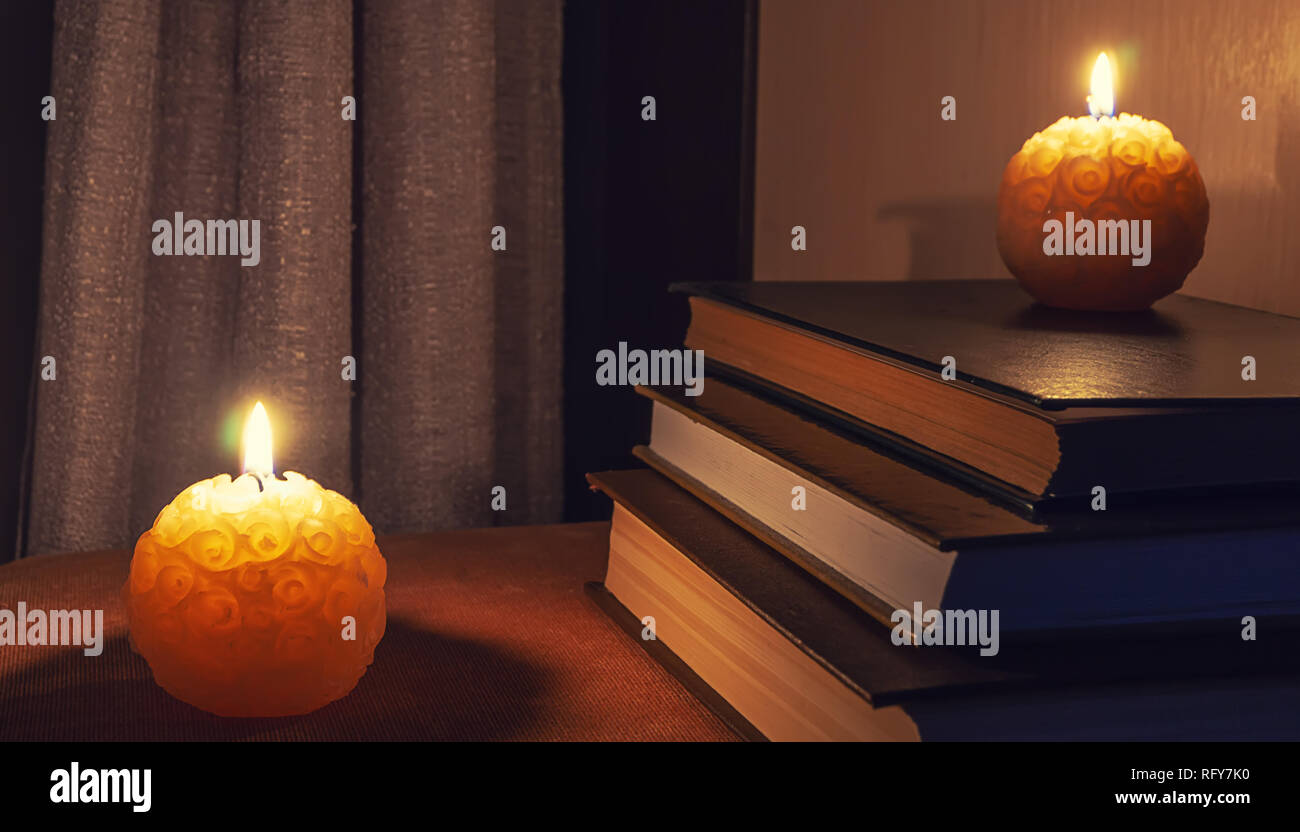 School reading by candle light hi-res stock photography and images - Alamy