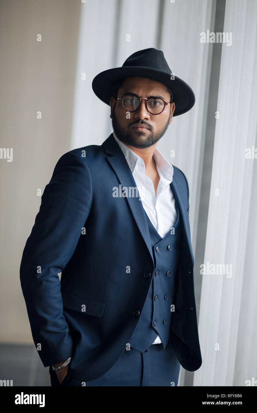 Celebrity unshaven hi-res stock photography and images - Alamy