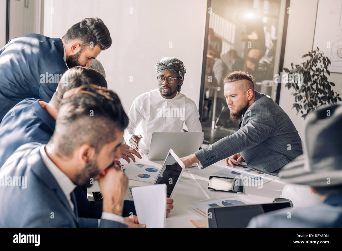 Dressed up formally hi-res stock photography and images - Alamy