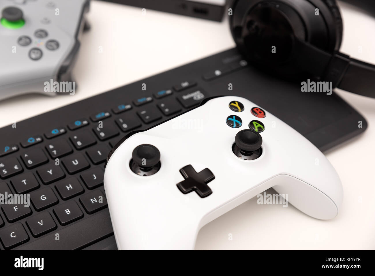 Game Controllers Stock Photos & Game Controllers Stock Images - Alamy
