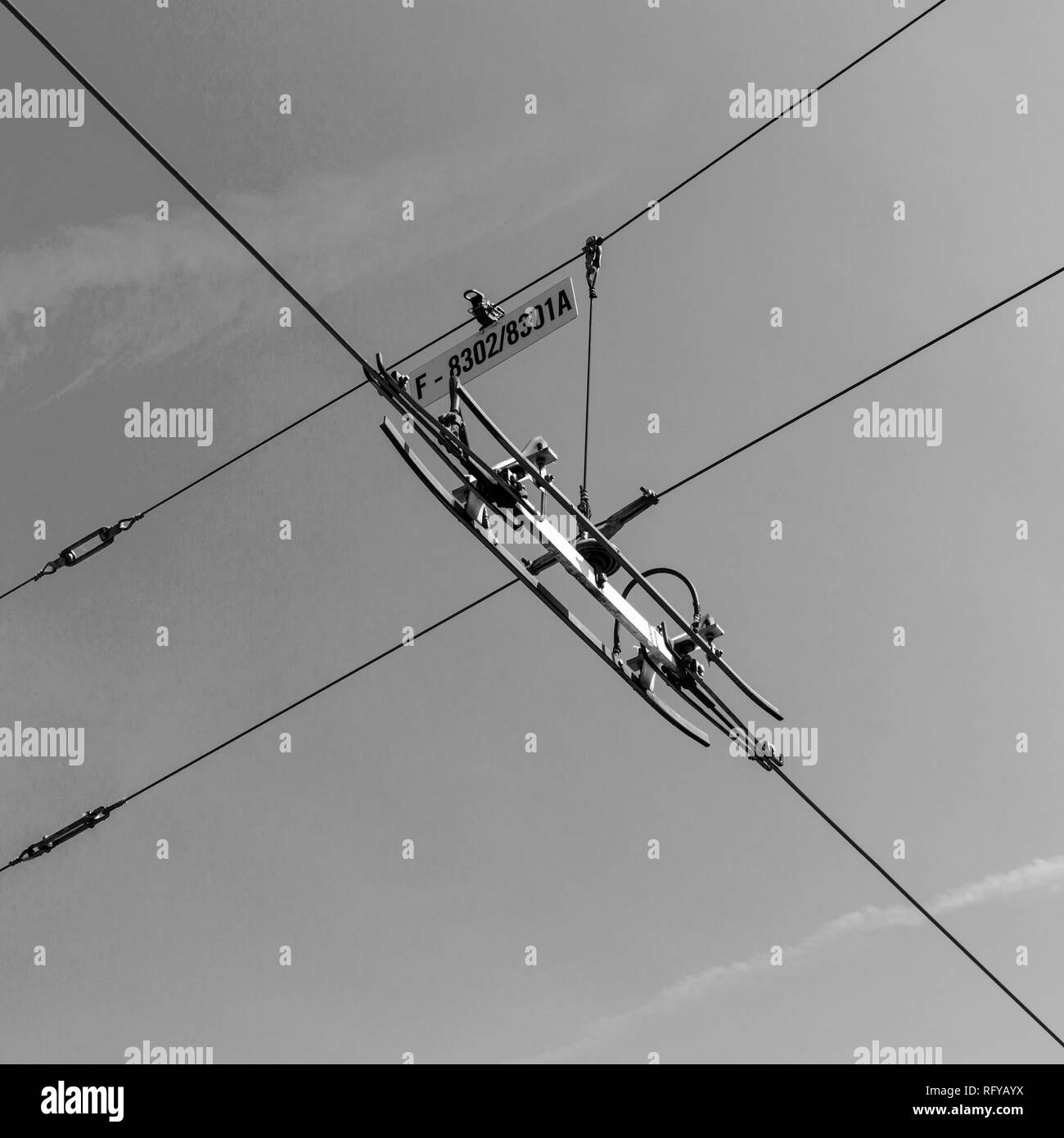 Overhead trolley wires hi-res stock photography and images - Alamy