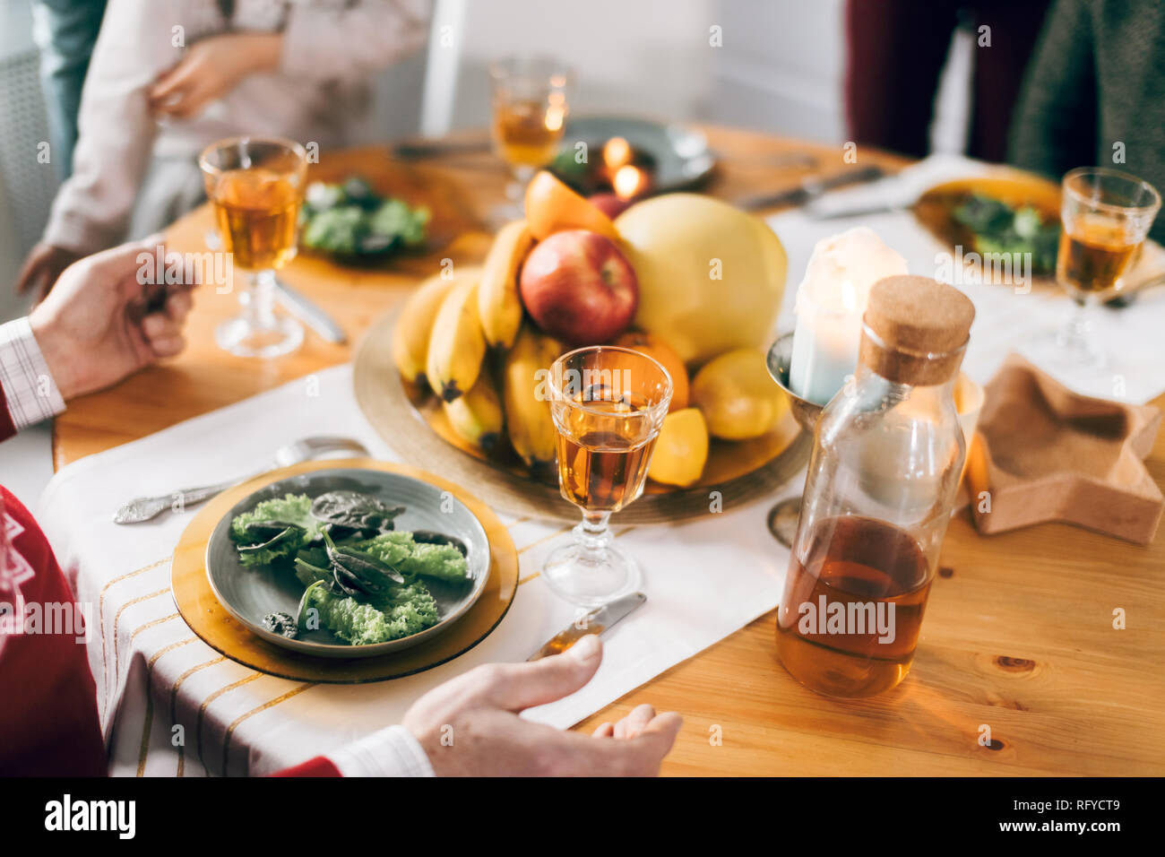Dad serving his family dinner hi-res stock photography and images - Alamy