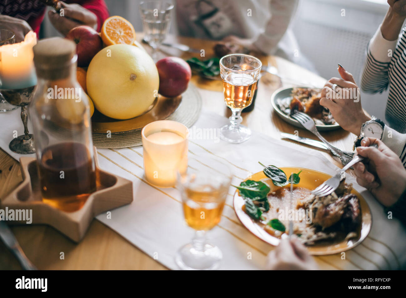 Children eating turkey thanksgiving celebration hi-res stock ...