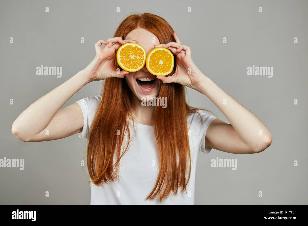 Red hair gil hi-res stock photography and images - Alamy