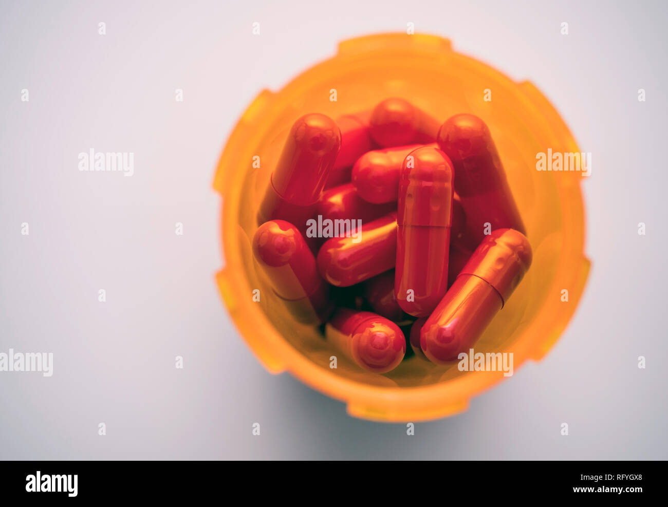Capsules pill bottle hi-res stock photography and images - Alamy