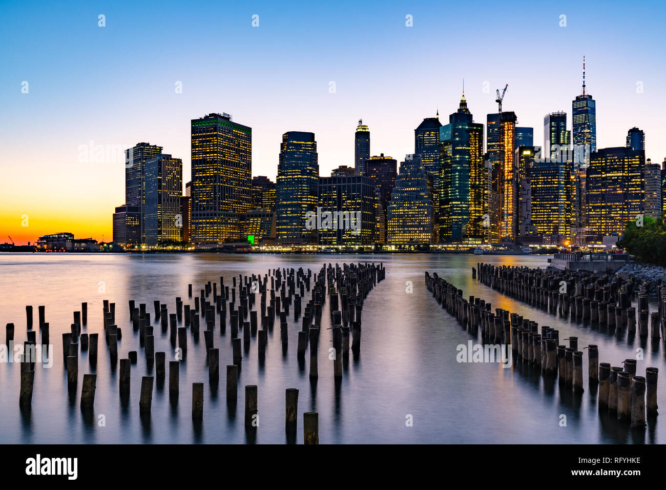 A stunning skyscraper hi-res stock photography and images - Alamy