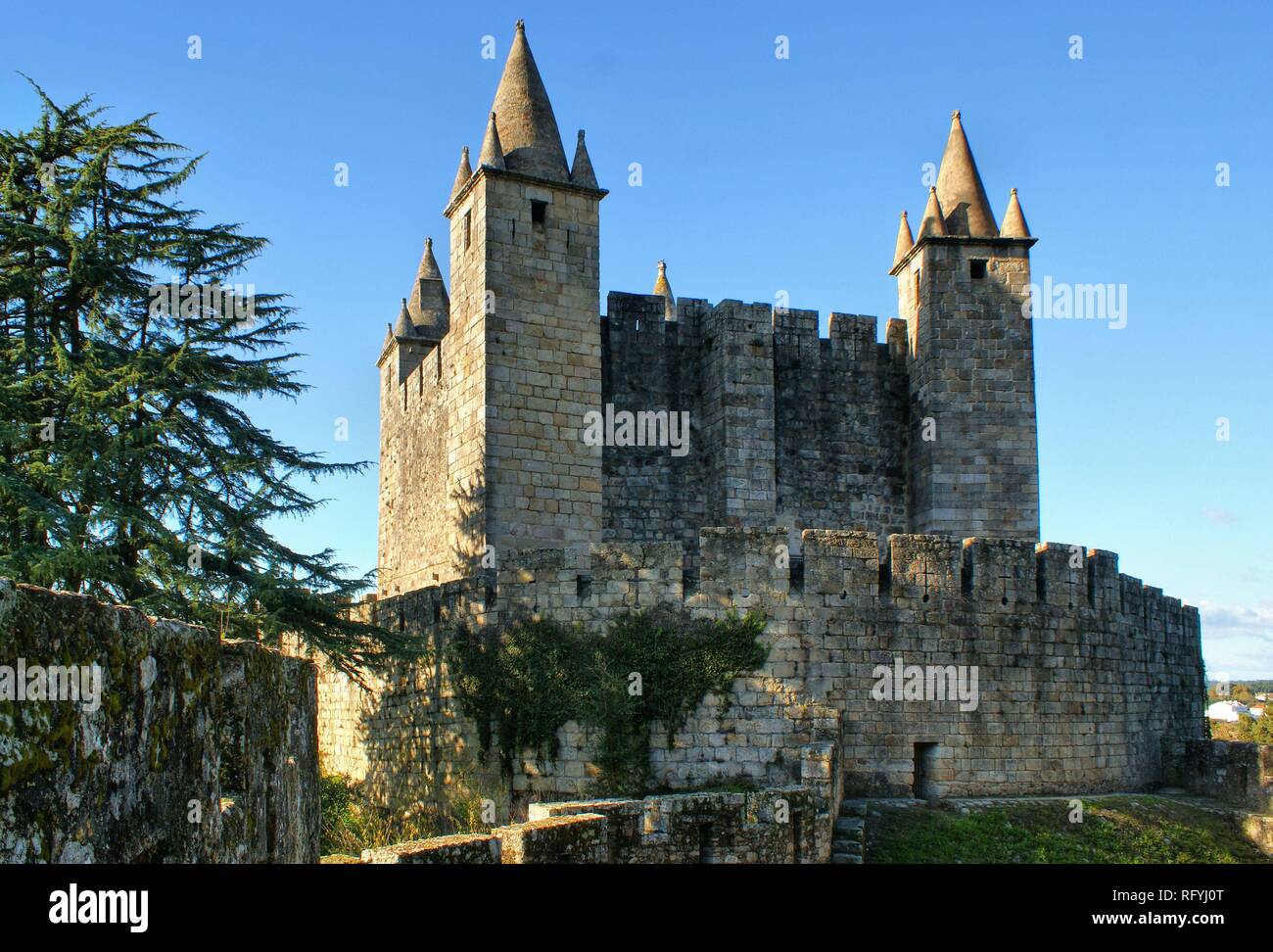 Castelo medieval santa maria da feira hi-res stock photography and ...