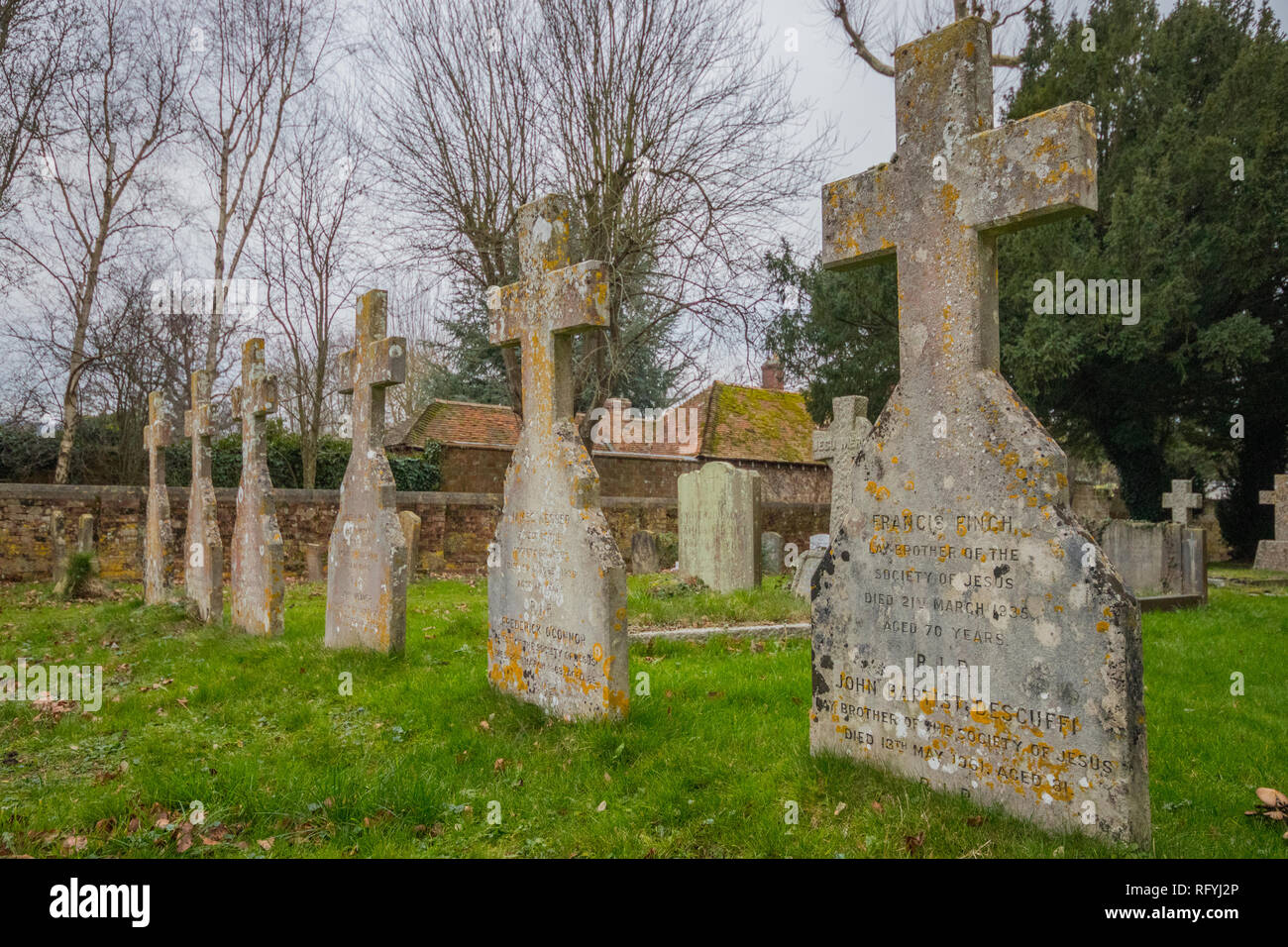 Church of st anthony and st george hi-res stock photography and images ...