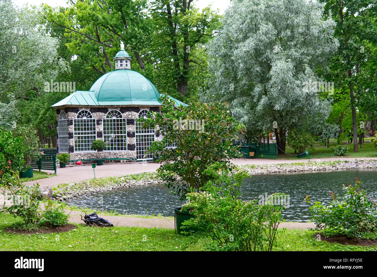 Aviary building hi-res stock photography and images - Alamy